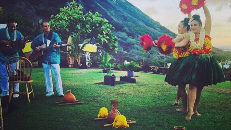 Private lū'aus & Lei Greetings - Hawaii Hula Company